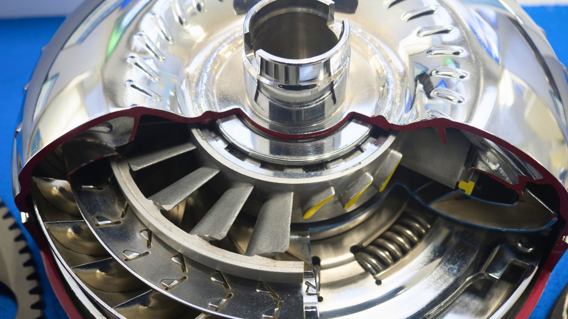 Wire for torque converter damper spring manufacturing | Suzuki Garphyttan